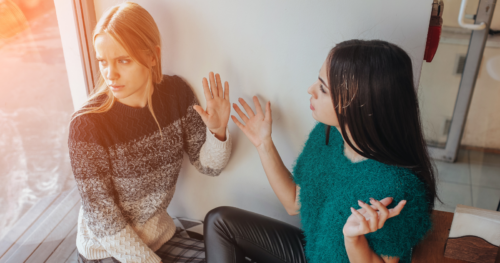 8 classic signs a friendship has run its course (and it's time to let ...